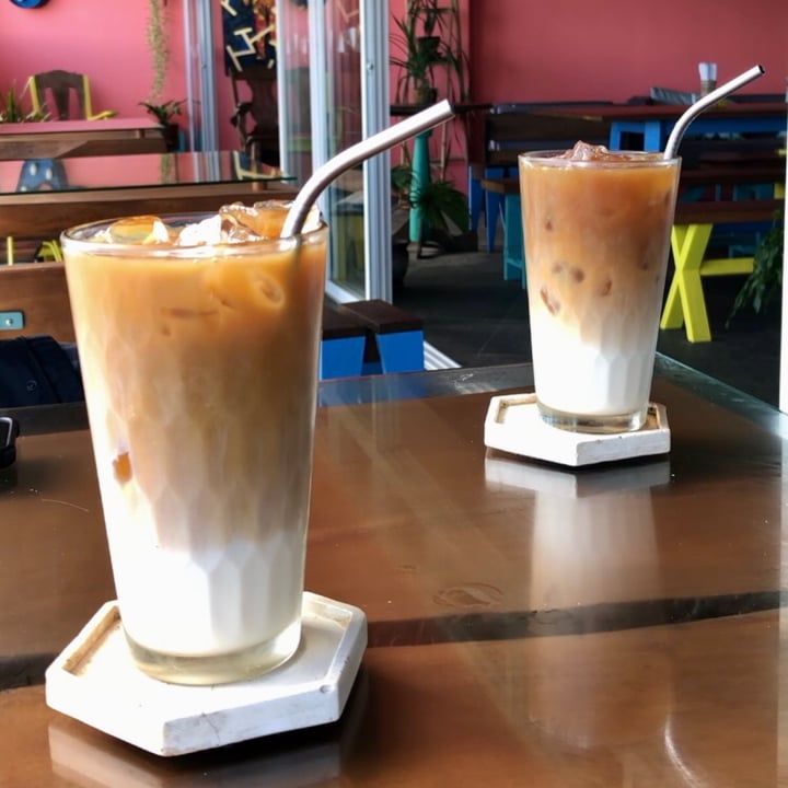 Chido Cafe Tagbilaran City, Philippines Café con leche con hielo Review ...