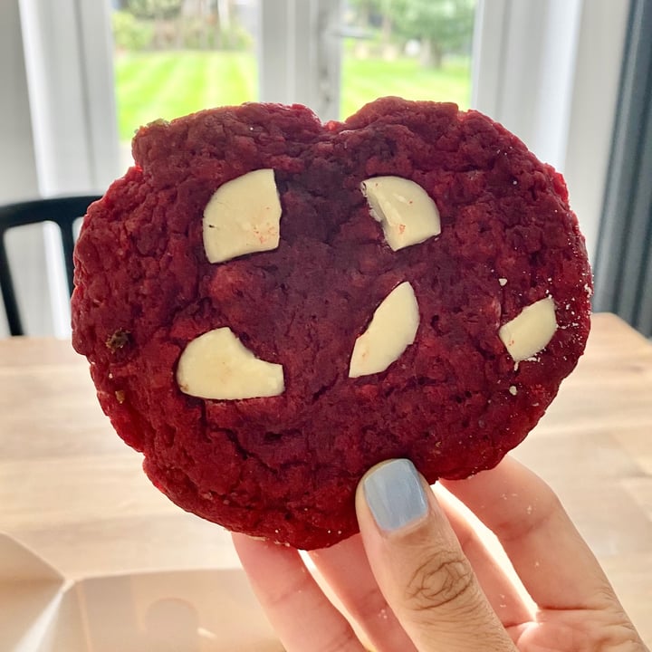 Cake Cult London United Kingdom Red Velvet Cookie Review | abillion