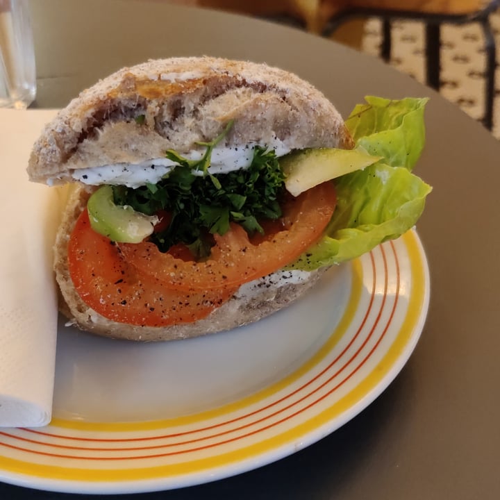 À la Lo café & cantine Norrmalm, Sweden Fralla Review | abillion