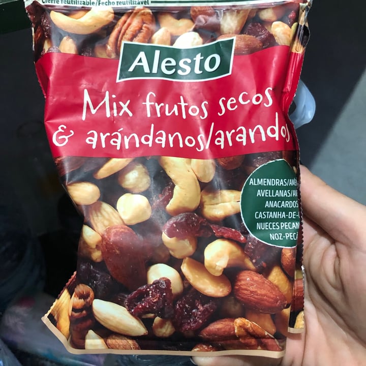 Alesto Cashew and Cranberry Mix Review | abillion