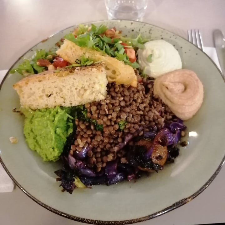 Roots Kitchen Turku, Finland Brunssilautanen pieni Review | abillion