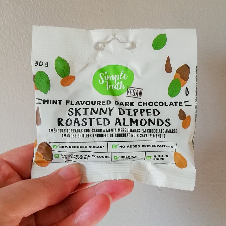 Simple Truth Skinny Dipped Roasted Almonds Mint Flavoured Review | abillion