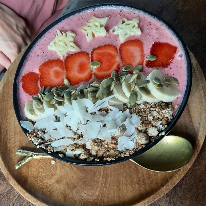 Smoothie Shop Indonesia Cosmic Berries Review | abillion