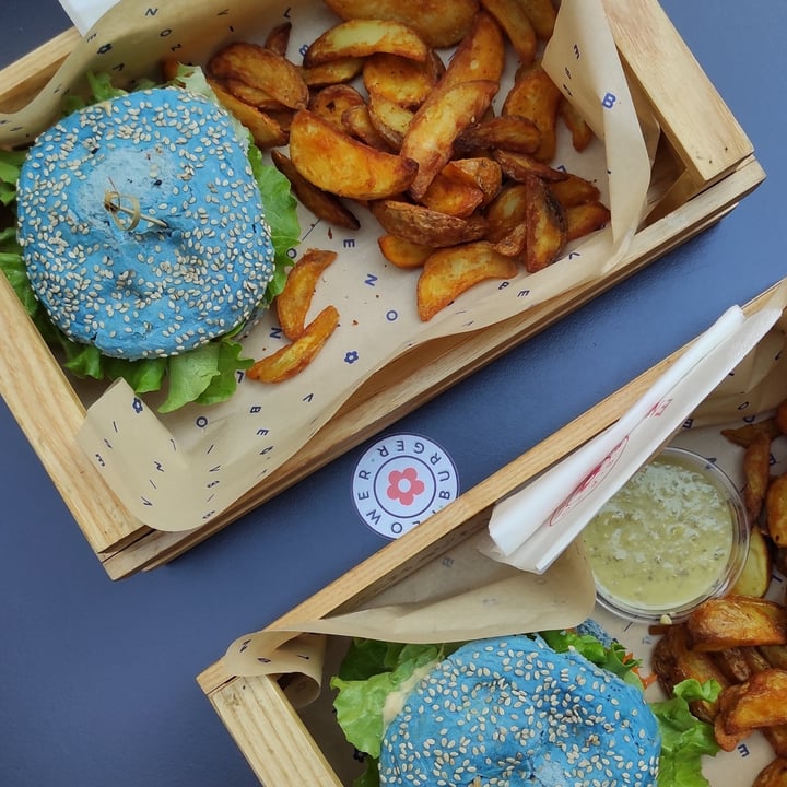 Flower Burger Torino, Italy Ocean burger Review | abillion