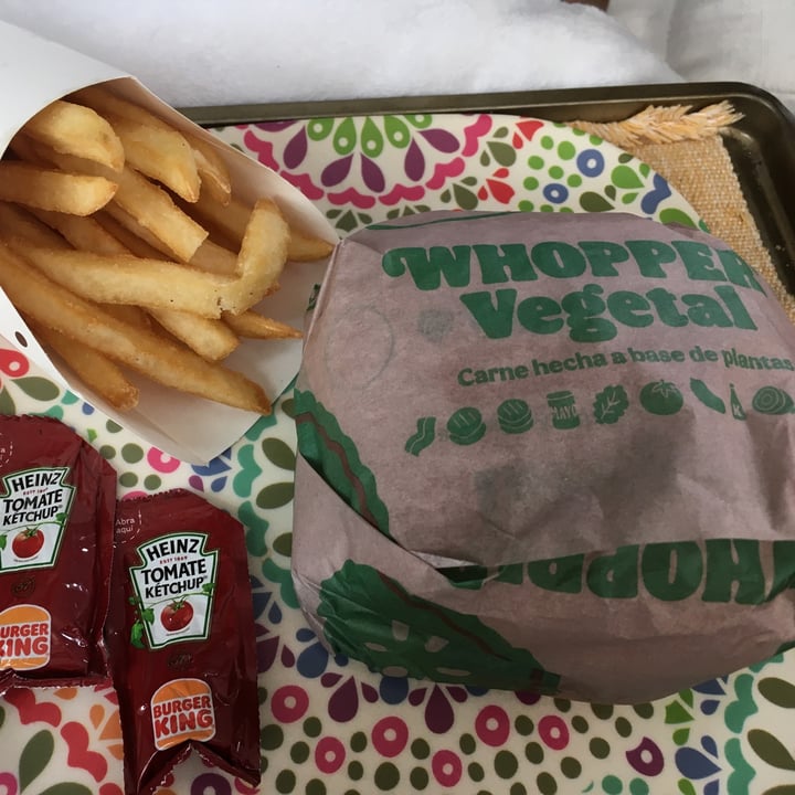 Burger King Juárez, Ciudad de México, Mexico Whopper de plantas Review ...