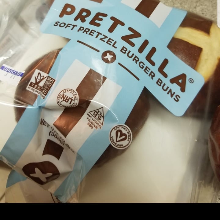 Pretzilla Pretzel Burger Buns Review | abillion