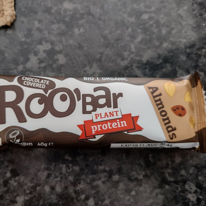 Roo'bar Almond protein bar chocolate covered Review | abillion