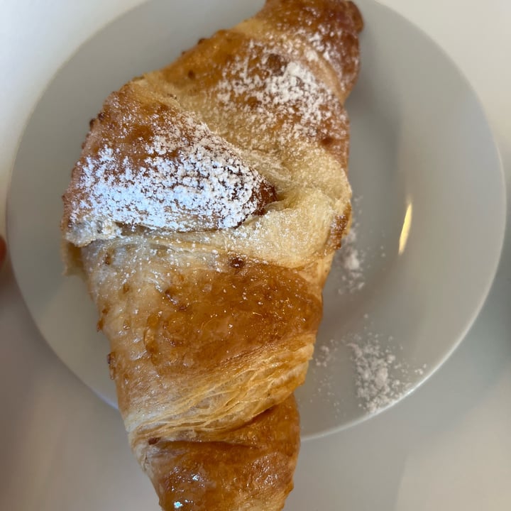 COCO BAR Capoterra, Italy Cornetto alla crema vegan Review | abillion