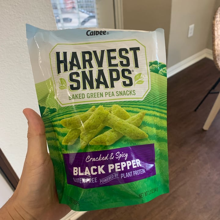 Harvest Snaps Black Pepper Pea Crisps Review | abillion