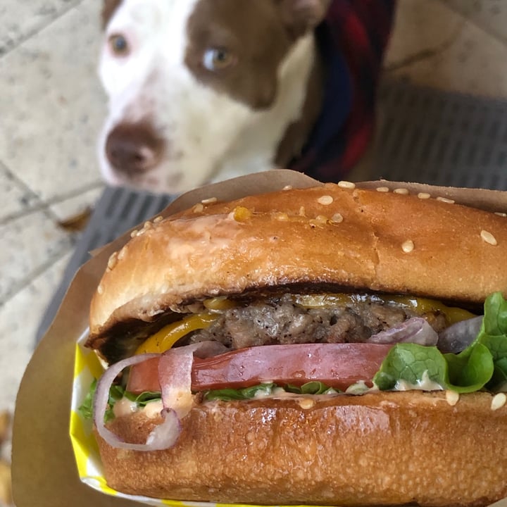 Honeybee Burger Central LA, Los Angeles, United States The Queen Bee ...