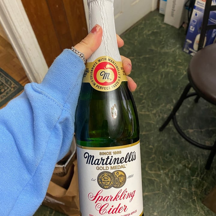 Martinelli's Martinelli's Gold Medal Sparkling Cider Review | abillion