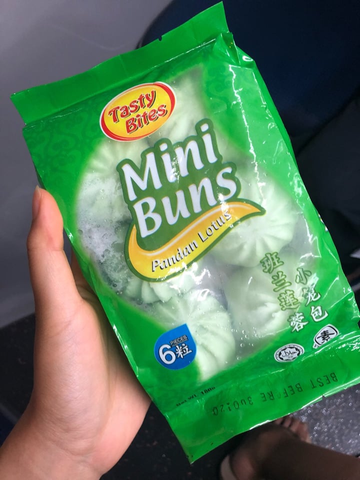 Tasty Bites Mini Buns Pandan Lotus Review | abillion