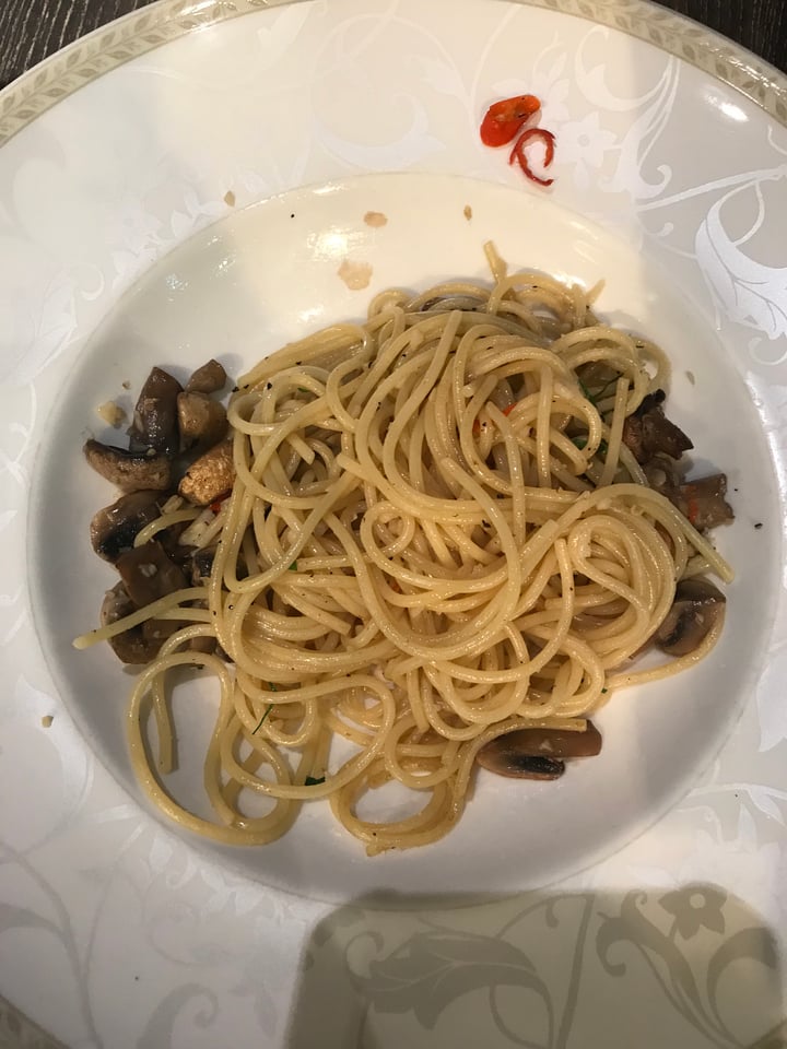 Poulet - Raffles City Downtown Core, Singapore Aglio Olio Review | abillion