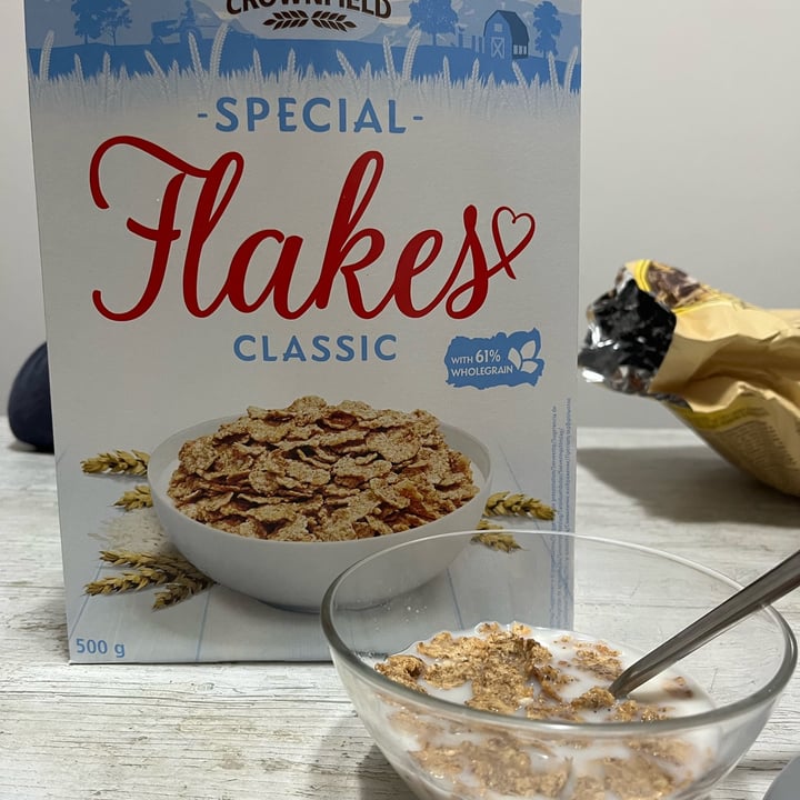 Crownfield Special Flakes classic Review | abillion