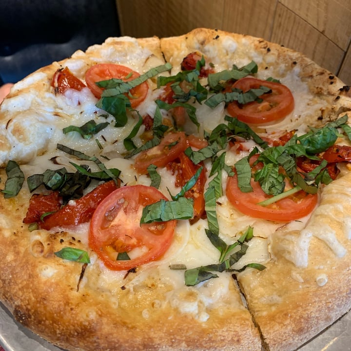 Mellow Mushroom Chantilly, United States Great white vegan pizza Review ...