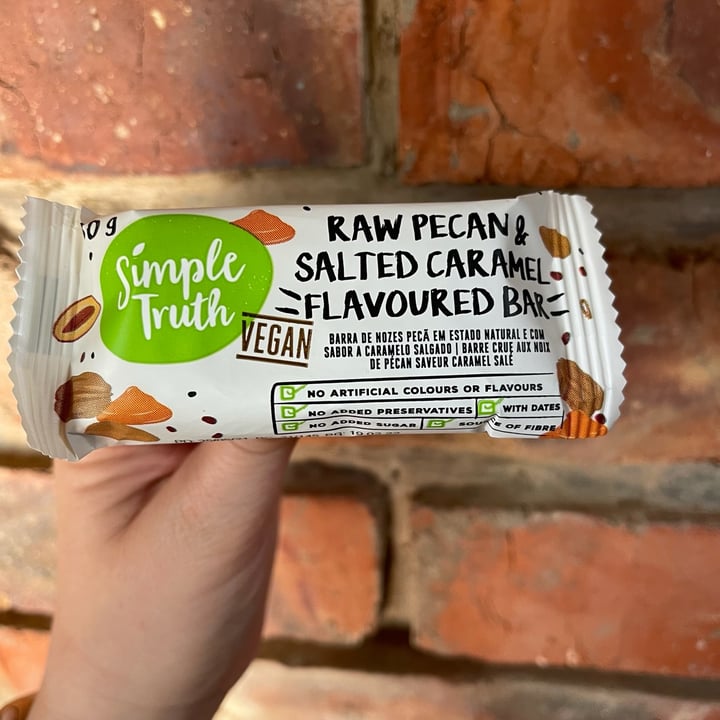 Simple Truth Raw Pecan And Salted Caramel Flavoured Bar Review | abillion