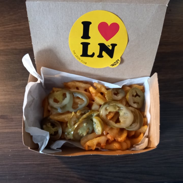 LEON United Kingdom Fully Loaded Vegan Cheesy Chips Review | abillion