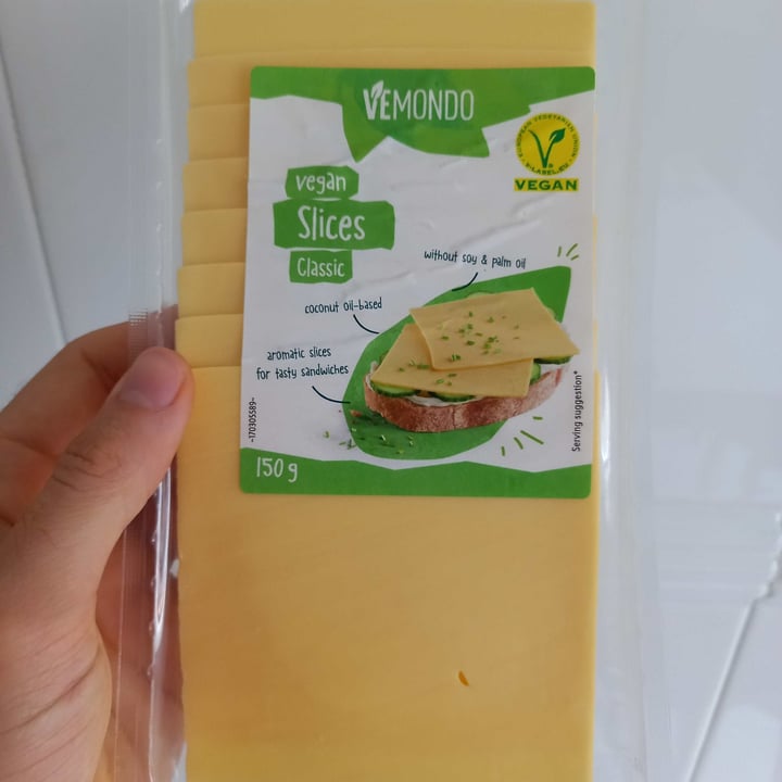Vemondo Vegan Slices Classic Review | abillion