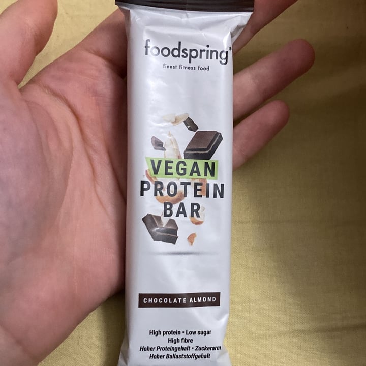 Foodspring Vegan Protein Bar Chocolate Almond Review | abillion