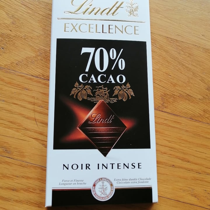 Lindt 70% Cocoa Dark Chocolate Excellence Bar Review | abillion