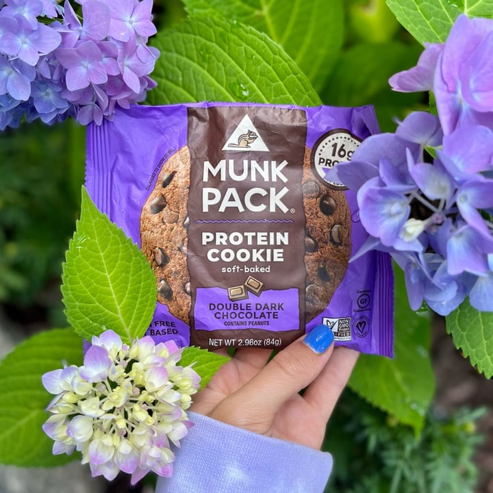Munk Pack Double Dark Chocolate Protein Cookie Review | abillion