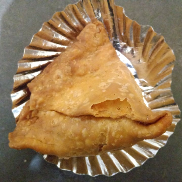 Ramji Samose Wala Shakarpur Khas, New Delhi, India Samosa Review | abillion