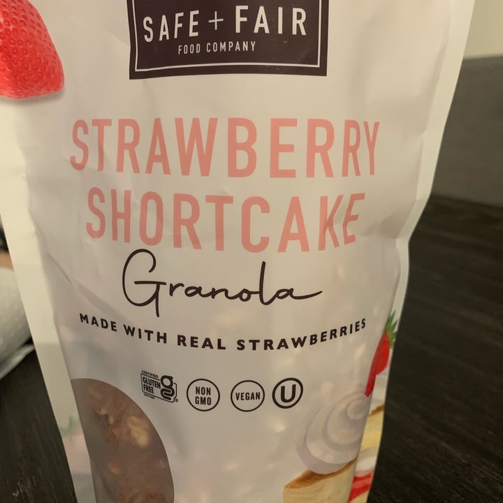 The Safe + Fair Food Company Strawberry Shortcake Granola Review | abillion