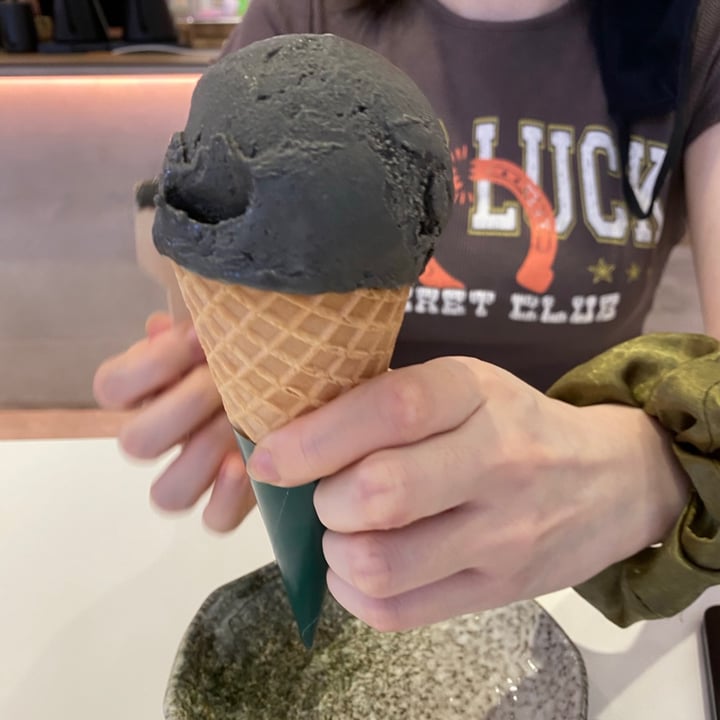 Hvala Orchard, Singapore Goma Ice Cream Cone Review | abillion