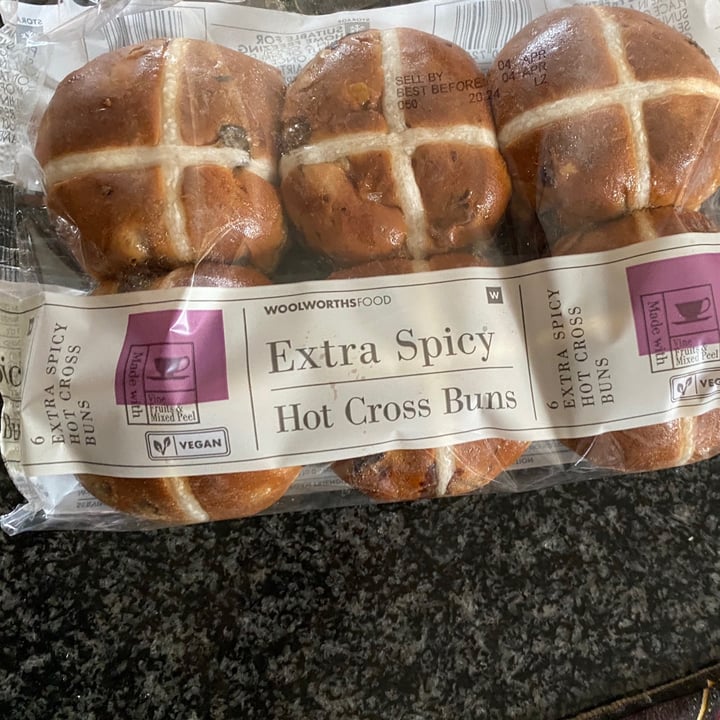 Woolworths Food Extra Spicey Hot Cross Buns Review | abillion