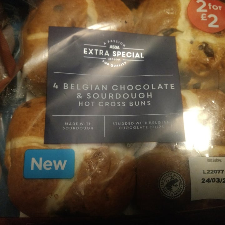 Asda extra special 4 Belgian chocolate & sourdough hot cross buns ...