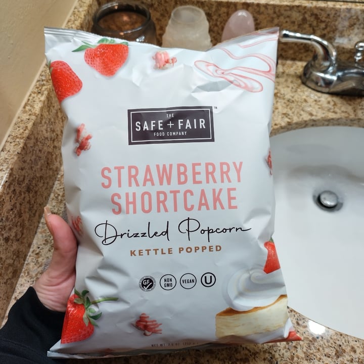 The Safe + Fair Food Company strawberry shortcake drizzled popcorn ...