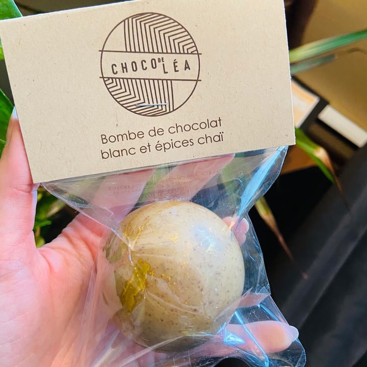 Choco de léa Bombe de chocolat blanc et épices chaï Review | abillion