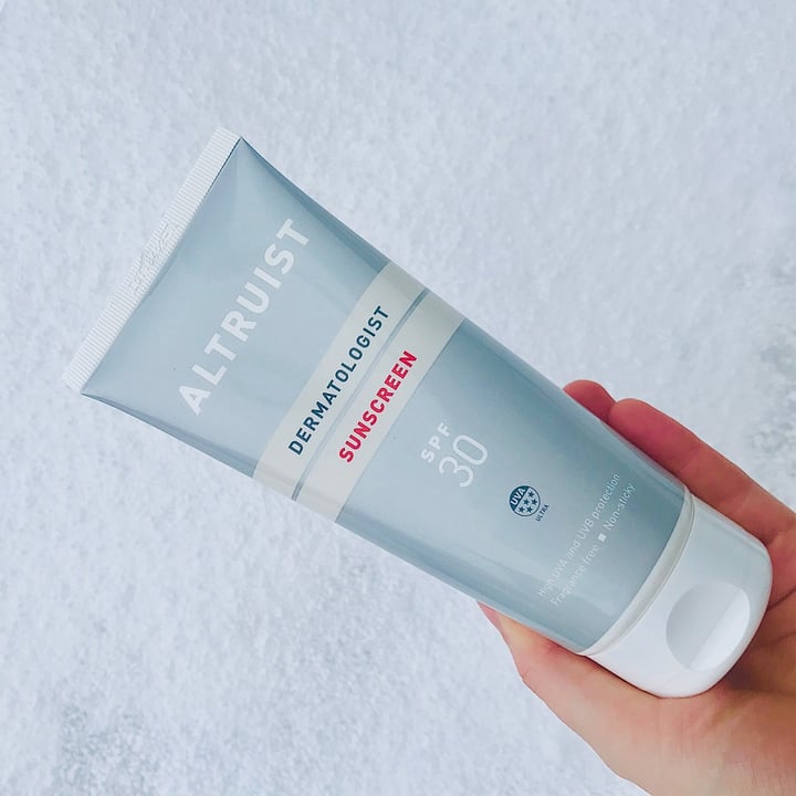Altruist Dermatologist Sunscreen SPF 30 Review | abillion