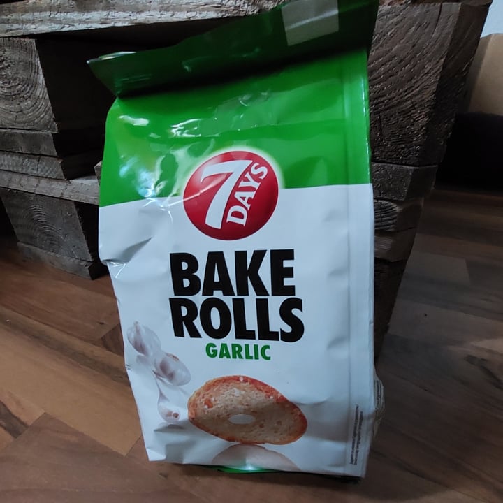 7 Days Bake Rolls Garlic Review | abillion