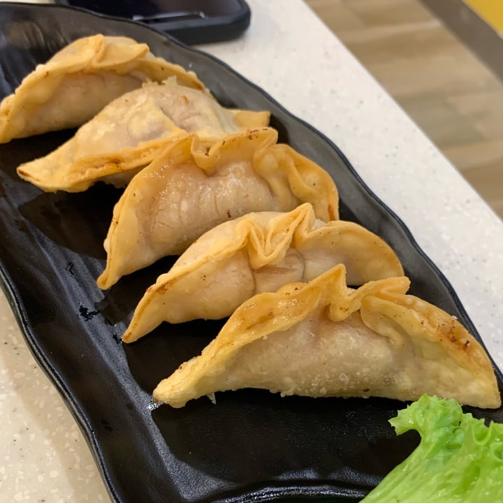 Saute Sushi Paya Lebar, Singapore Gyoza Review | abillion