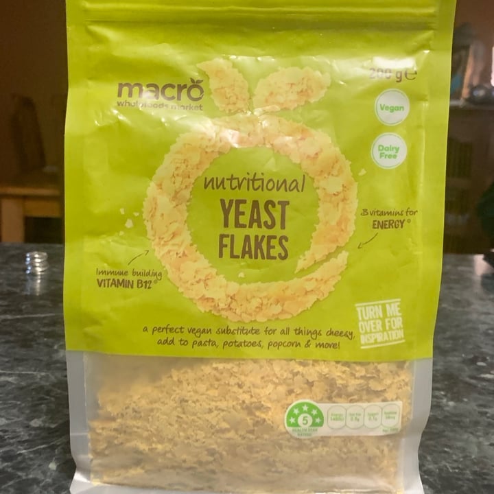 Macro Wholefoods Market Nutritional Yeast Flakes Review | abillion
