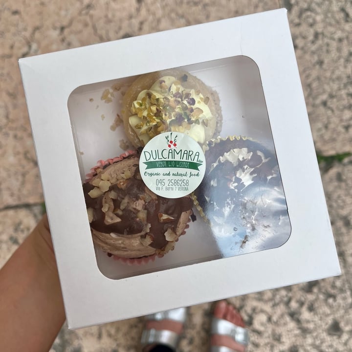 Dulcamara Vegan Bakery & Bistrot Verona, Italy Cupcake Al Farro ...