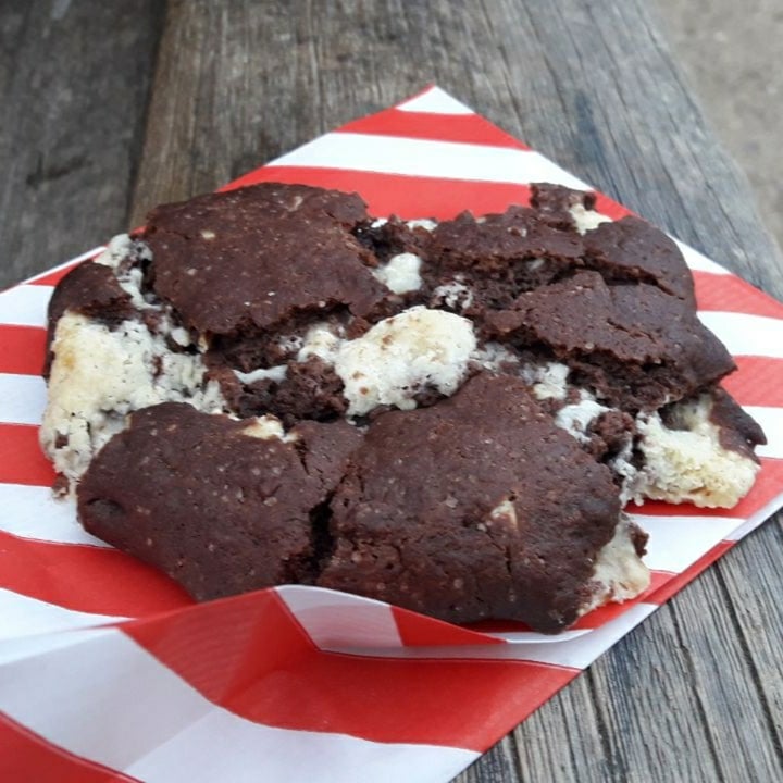 THUNDER VEGAN FOOD Madrid, Spain Monster cookie con chocolate blanco ...