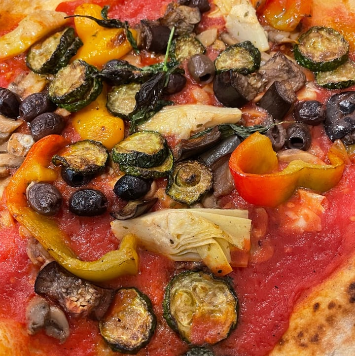 Piccola Ischia Milano, Italy Pizza Rossa Con Verdure Review | abillion