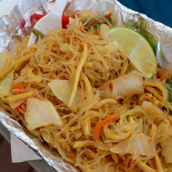 The Lumpia Queen Vegan Pancit Review | abillion