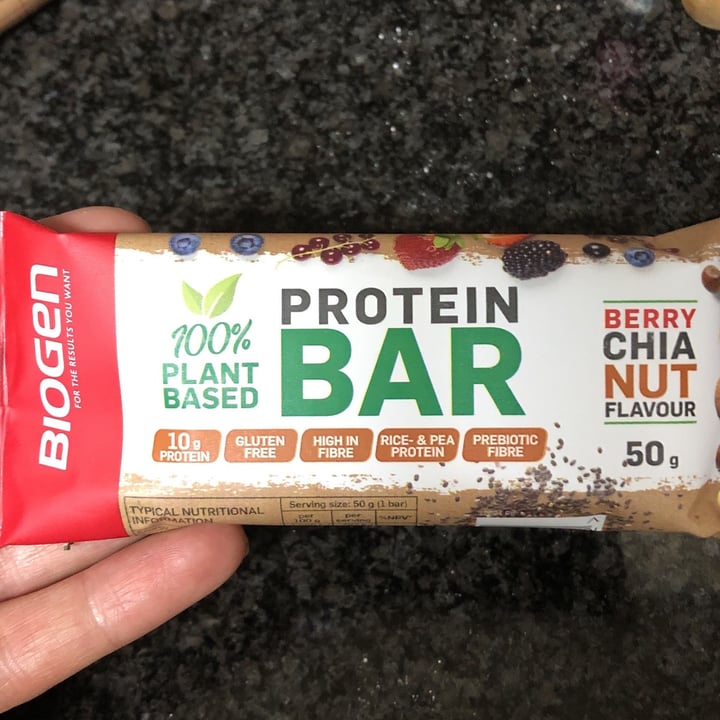 Biogen Berry Chia Nut Protein Bar Review | abillion