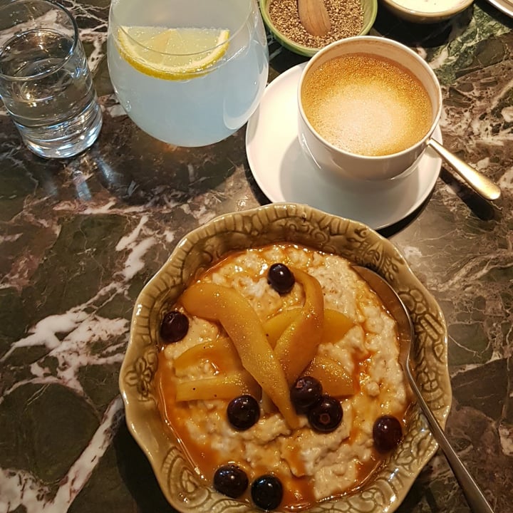 CHEZ BERNARD Restaurant et Bar Mariahilf, Wien, Austria Motto Porridge ...