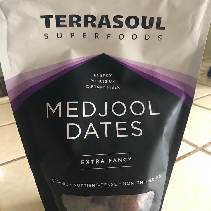 Terrasoul Superfoods Medjool Dates Review | abillion