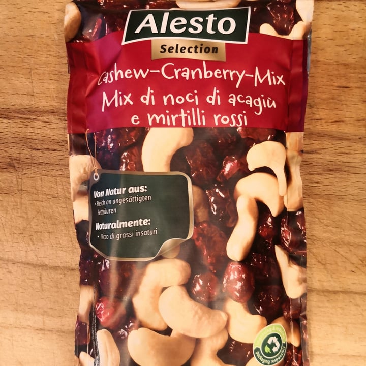Alesto Cashew and Cranberry Mix Review | abillion