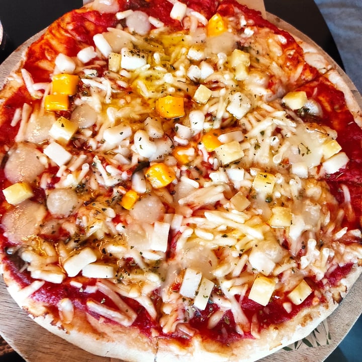 Wild Food Granada, Spain Pizza Cuatro Quesos Review | abillion