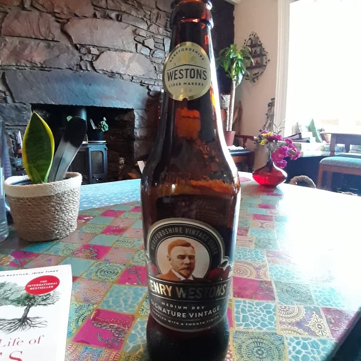 Henry Weston's Henry Westons, Medium Dry signature Vintage Review ...