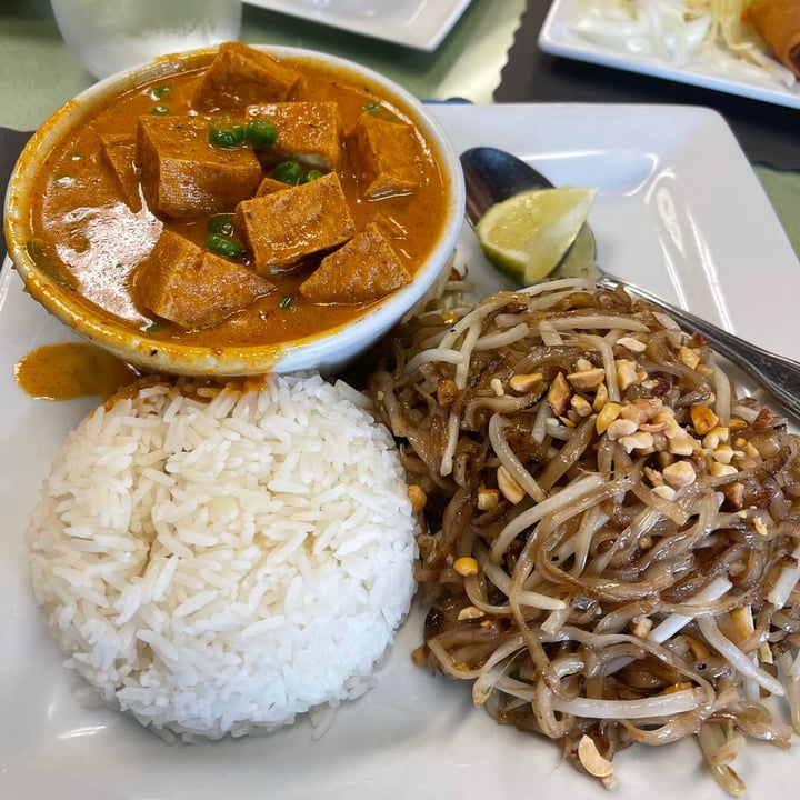 Pad Thai Restaurant Clovis United States Curry Tofu Lunch Special Pad Thai Restaurant Clovis United States Curry Tofu Lunch Special