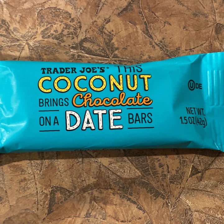 Trader Joe's This Coconut Brings Chocolate on a Date bars Review | abillion