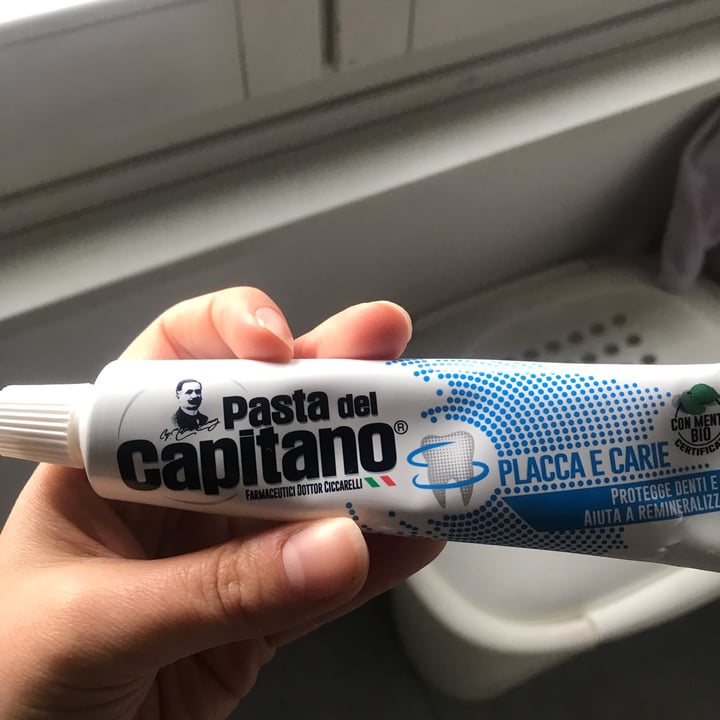 Pasta del capitano Dentifricio placca e carie Review | abillion