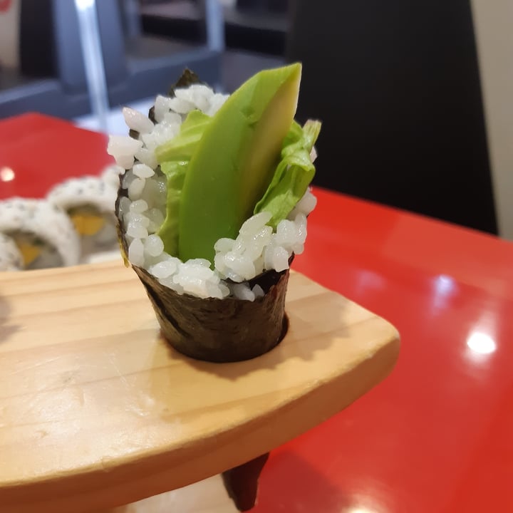 Sushi Yong Legnano, Italy Temaki Con Avocado Review | abillion